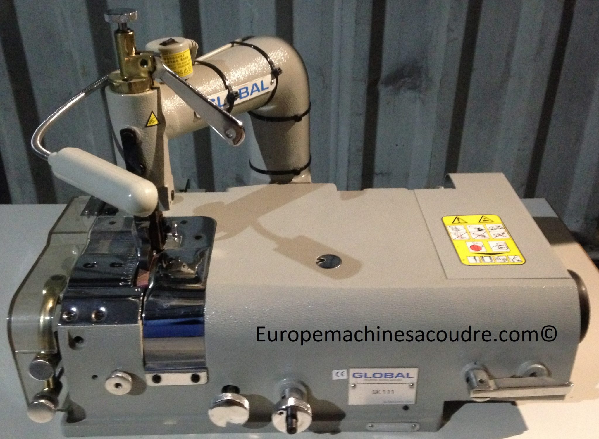 COMELZ SS 20 - Swiss Machines à Coudre