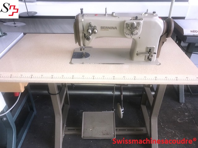 BERNINA 217 Sans transport Broderie - Swiss Machines à Coudre
